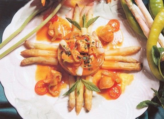 Enginar Göbeğinde Kuşkonmazlı Piliç Yahnisi Tarifi / ne pişirsem?