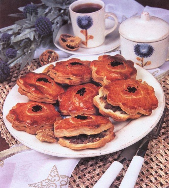 Kıymalı Cevizli Çiçekler Tarifi / ne pişirsem?